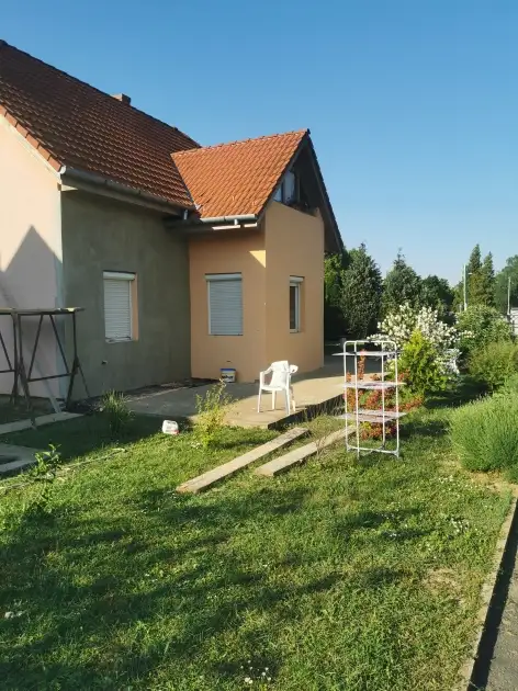_eGrg_e_ly_ Bau kft, Ács, Tetőfedő, Ajtó, Ablak, nyílászáró szerelés ...